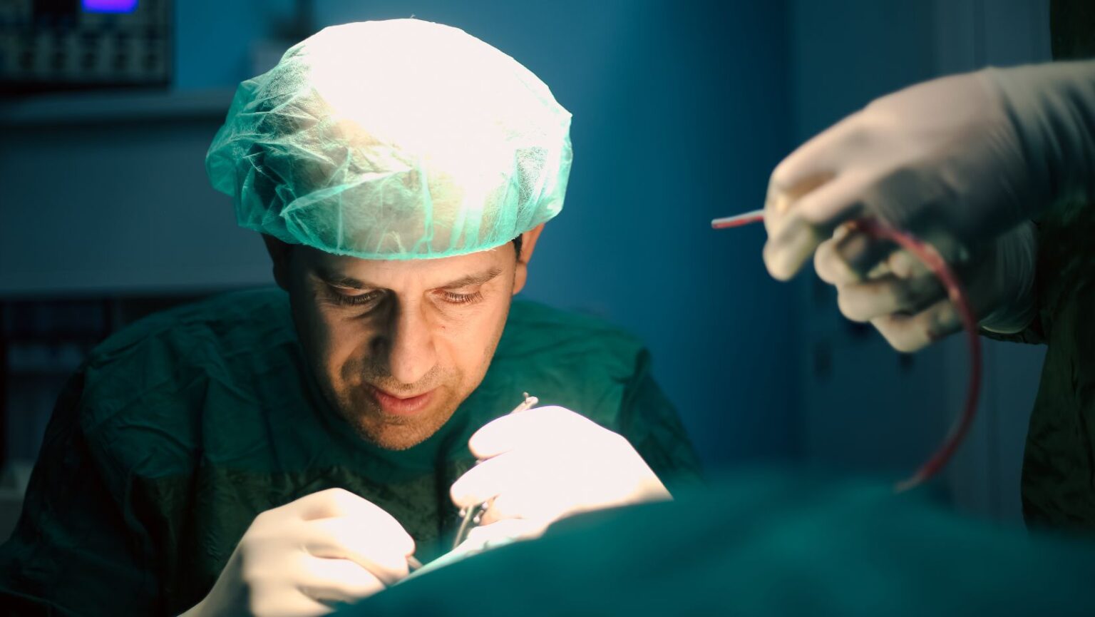 Sinus Specialist Guide: Can Sinus Surgery Permanently Treat Sinusitis?